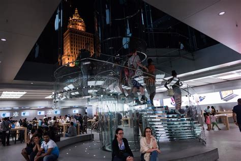 Apple Store On Fifth Avenue In Nyc Editorial Photo Image Of Apple