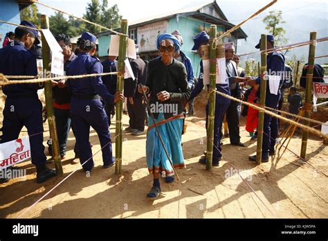 Phidim Nepal 26th Nov 2017 A 94 Year Old Woman Walks To Cast Her
