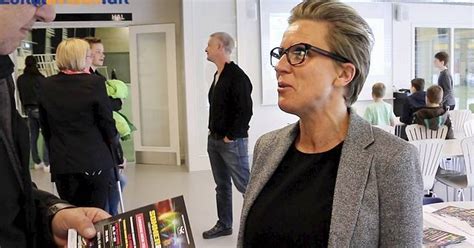 Stor Fest Med Kendte Navne I Den Nye Hal Din Avis