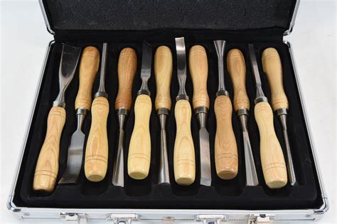 Carving Chisels And Gouges Landsborough Auctions