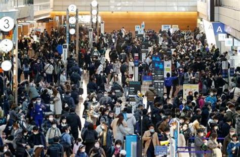 羽田空港、検査場には長蛇の列 全日空「コロナ前に戻ったよう」 高知新聞