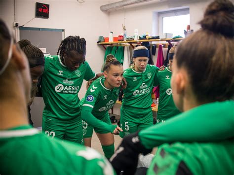 Football D2 Féminine Plongez Au Cœur Du Vestiaire De Las Saint Étienne