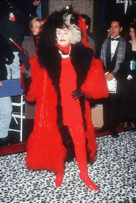 Fascinating Photos Of Glenn Close In Costumes As Cruella De Vil At The