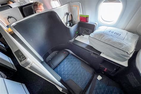 Delta Premium Economy What Is It And Is It Worth It Voyagearound