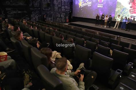 Komedia E Martesës Vazhdon Dy Gishtë Mjalt 2 Vjen Në Prishtinë Me