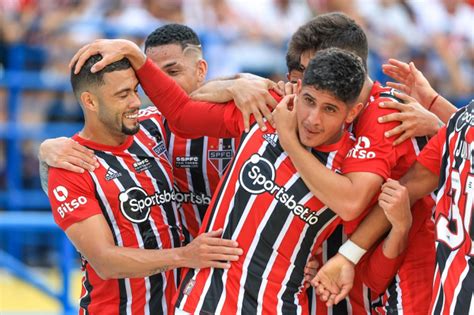São Paulo faz gol nos acréscimos e vence o Santo André no Grande ABC
