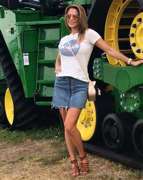 Pin On Ashley Strohmier Fashion Pampers Diapers Beauty