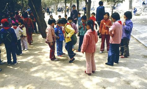 90年代中国老照片当时的人们生活很幸福很轻松 凤凰网