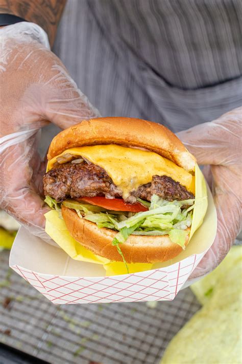 Meet Sara Cunningham Voyage Atl Magazine Atl City Guide