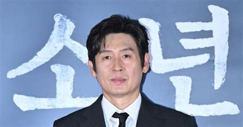 사진 설경구카리스마 한가득 조선비즈