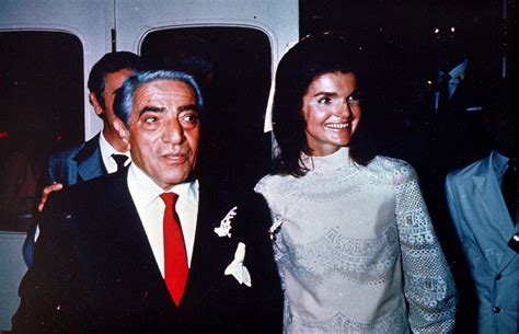 Fashion Story Lensemble Ivoire Valentino De Jackie Kennedy Pour Son