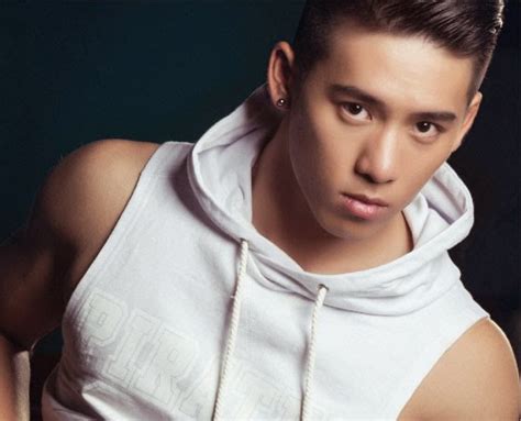 Man Central Whyan Chen In Casual Wear