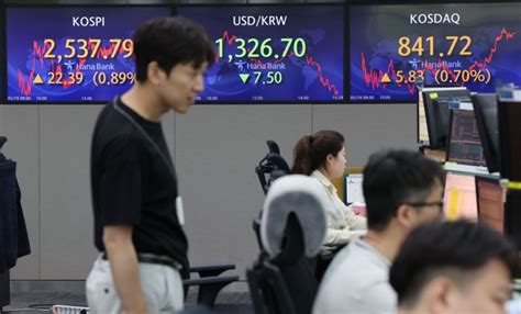 환율 변동성 축소에2분기 일평균 외환거래액 23 ↓ 아시아경제