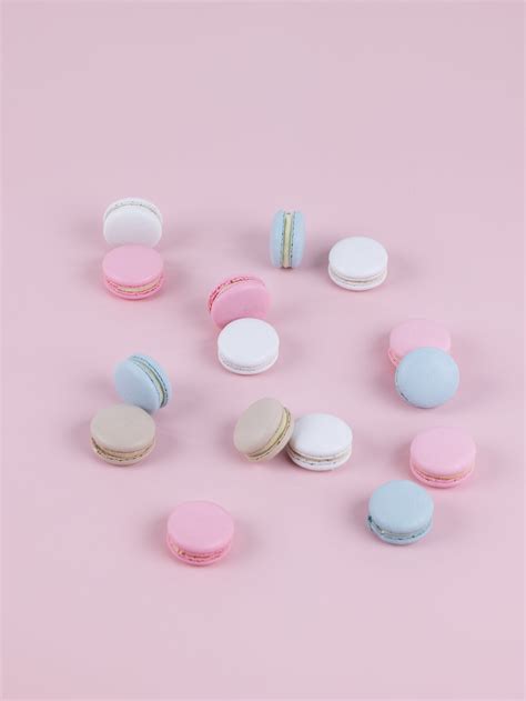 Strawberries And Co Single Signature Macaron Edible Art