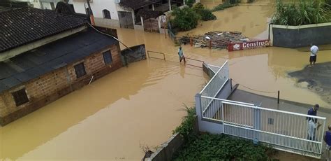 Vídeos Caos Em Mimoso Do Sul Chuva Provoca Destruição E Deixa A