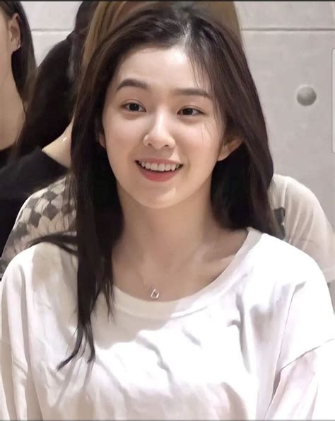 Irene So Pretty Rredvelvetirene