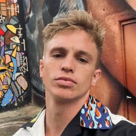 Joe Weller Singer Songwriter And Youtuber
