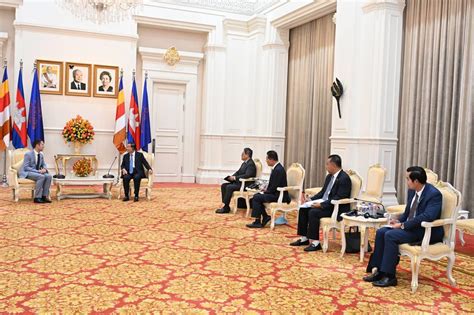 សម្តេចតេជោ ហ៊ុន សែន អនុញ្ញាតឱ្យឯកអគ្គរាជទូតអង់គ្លេស ជួបសម្តែងការគួរសម វិមាន៧មករា