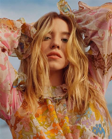 Sydney Sweeney On Instagram ☀️” Sydney Women Portrait