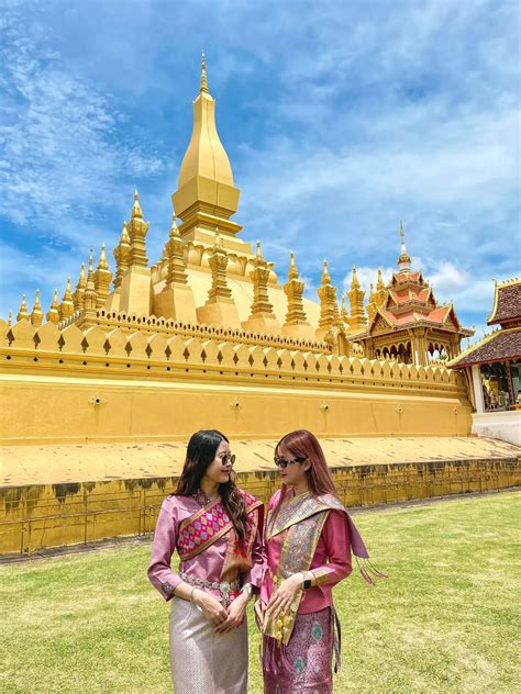 📍พาแต่งชุดลาวเที่ยววัดพระธาตุหลวงเวียงจันทน์กับเดอะแก๊งค์กัน😎 Gallery