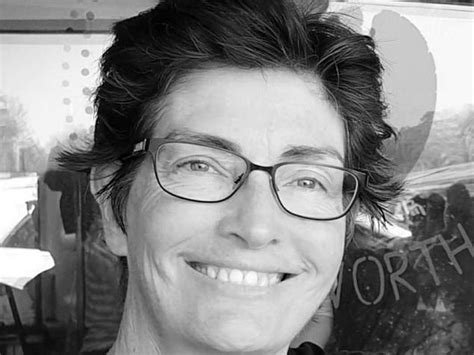 Cop Michelle Mully Mullen Dies In Freak Indoor Skydiving Accident In