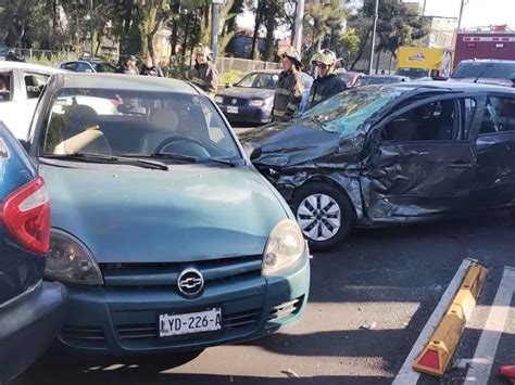 Choque entre Metrobús y particulares dejó como saldo 15 lesionados