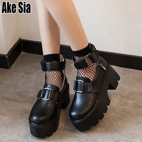 Новинка стильные женские туфли с круглым носком на высоком массивном каблуке повседневные