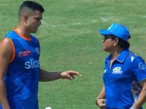 Ipl 2023 डेब्यूटेंट अर्जुन तेंदुलकर ने पिता सचिन के साथ बनाया यूनिक