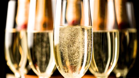 How Is Champagne Made And Why Is It So Popular Sommailier Wine Club