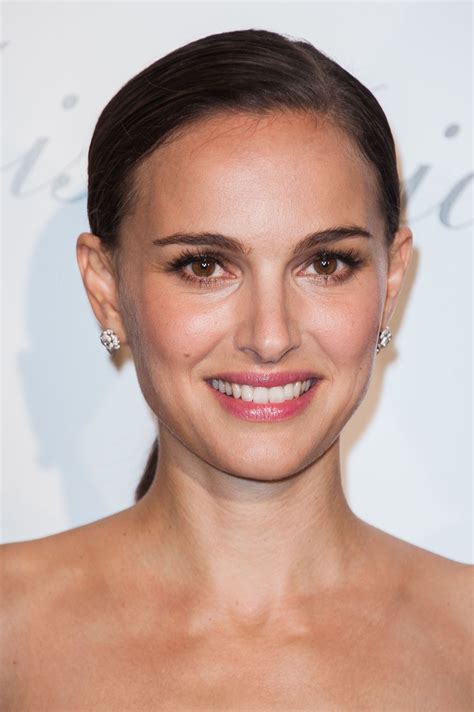 Famous Actresses With Moles