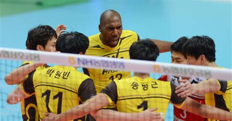 프로배구 챔피언결정전 1차전 Ok저축은행 삼성화재에 3 0 완승