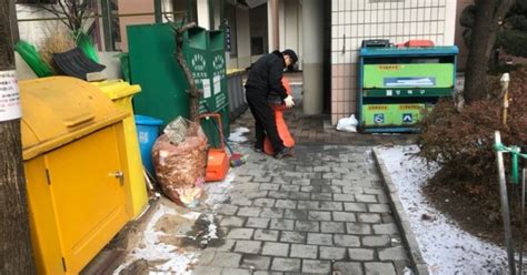 단독 쓰레기 분리수거사 1만843명세금으로 일자리 만든다