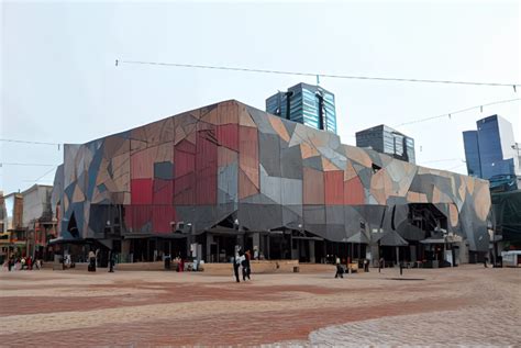LSDvis Hallucinatory Data Visualisations In Real World Environments