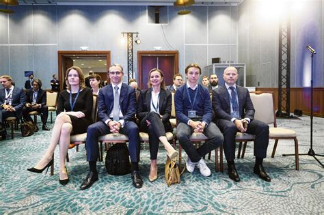 Roy Jakobs Van Een Begrensde Jeugd Naar De Top Van Philips Nrc