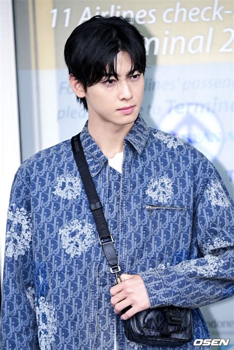 ƒαrαн On Twitter Chaeunwoo Today At Incheon Intl Airport Heading To Paris