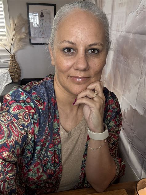 Meet Old Me High Performing Sales Leader Side Hustler A Woman Who Gets… Lauree Arnold