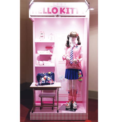 【画像】ハローキティ誕生50周年！史上最大量のグッズやコラボ続々の展示会をレポート “かわいい”を全身で体験できるbigフォトスポットも