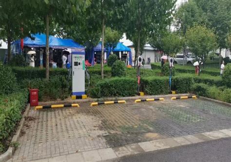 我校长安校区新能源车辆充电桩棚建设项目顺利完工 西安财经大学新闻网