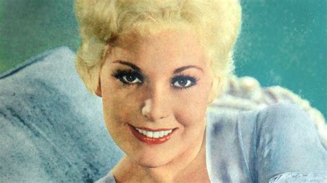 Diskuze Kim Novak Sex Ikona 50 Let Si V Hollywoodu Uhájila české Příjmení Bramborové