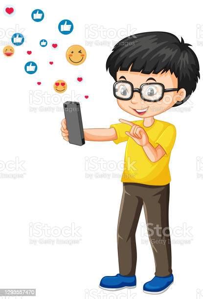 소셜 미디어 이모티콘 아이콘 만화 스타일 흰색 배경에 고립 된 스마트 폰을 사용하는 괴상한 소년 개념에 대한 스톡 벡터 아트 및