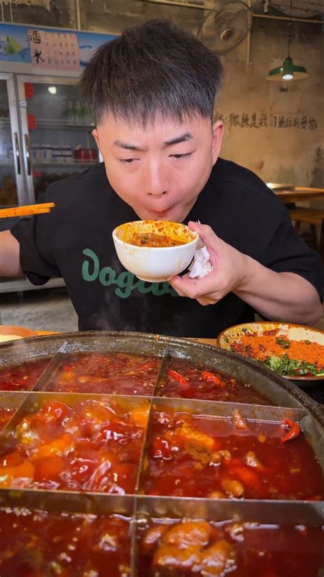 川渝本地人如何光速吃完一顿爆辣火锅，爽滑嫩肉片加上爆辣煎蛋腾讯新闻