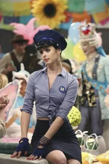 Krysten Ritter Scrolller