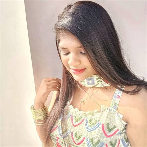 H I M A N I Kishmish Kishu • Threads Say More