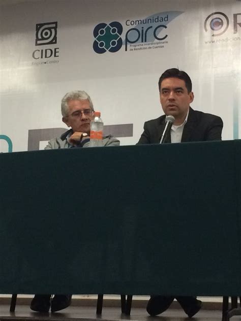 Dr Raul Pacheco Vega on Twitter El Dr Manlio Castillo explica la intención del libro que