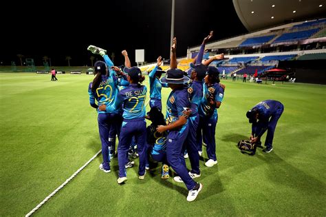 Sri Lanka Players In A Huddle ESPNcricinfo