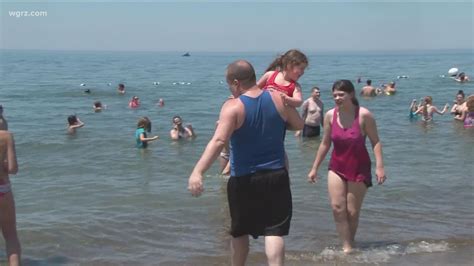 Smoking Banned In Public Parks And Beaches