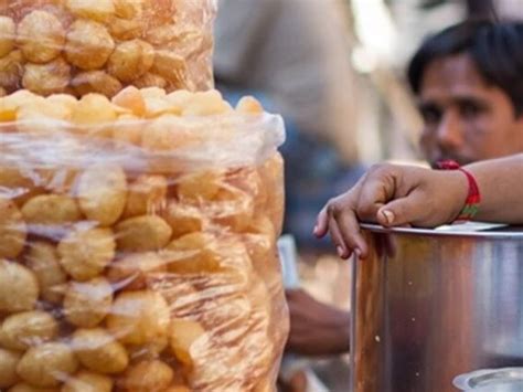 Panipuri Street Vendor Earn 40 Lakh Rupees Upi Gst Notice Viral