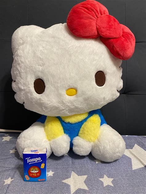 Hello Kitty大公仔 興趣及遊戲 玩具 And 遊戲類 Carousell