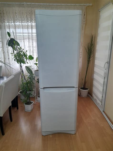 Хладилник с фризер Индезит гр Добрич Балик • Olx Bg