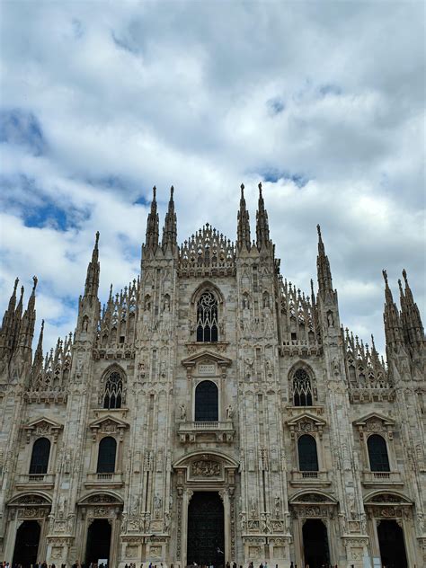 有关duomo Di Milano 历史景点 受歡迎的 哥特式建筑 哥特式设计 哥特式风格 地标建筑 地標 垂直构图 垂直的
